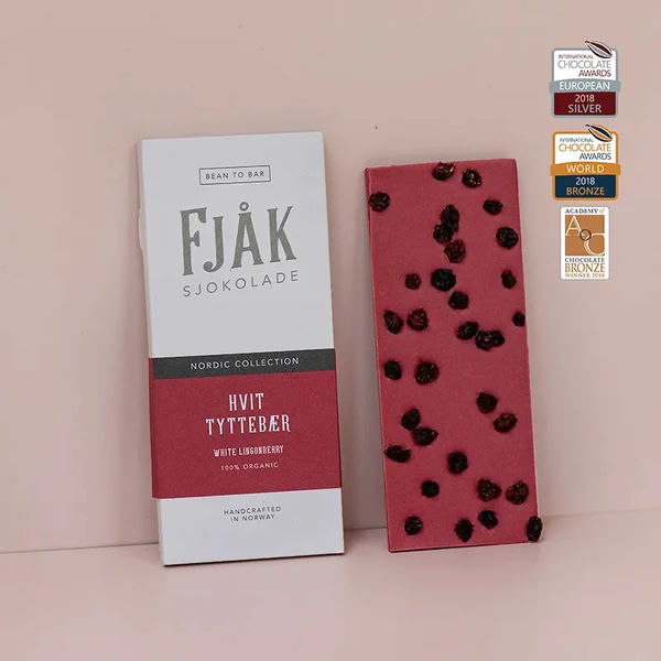 Fjåk Sjokolade White Chocolate Bar with Lingonberry | World Wide Chocolate